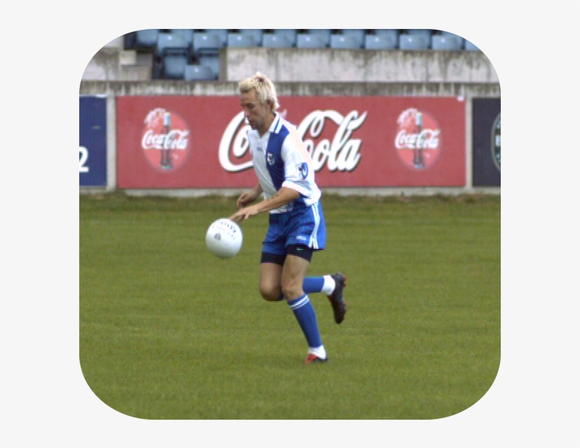Bouncing The Ball In Gaelic Football - 720x576 PNG Download - PNGkit