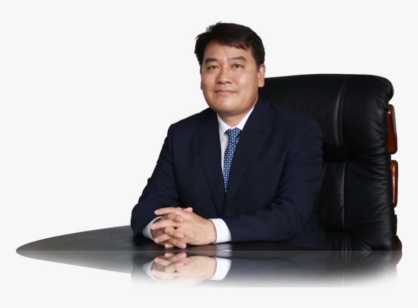 Ceo Go, Byung Gil - Sitting - 784x570 PNG Download - PNGkit