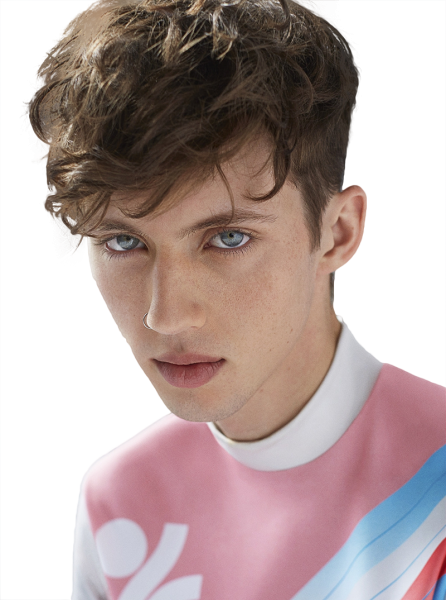Download Click To View Full Size Image - Troye Sivan Plain Background ...