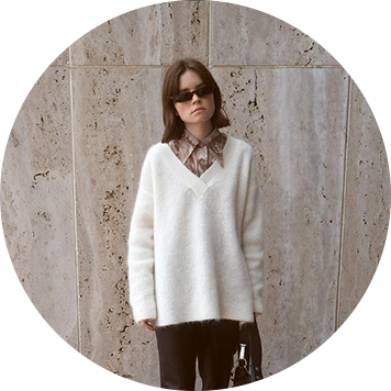 Download $128 - Girl - Full Size PNG Image - PNGkit