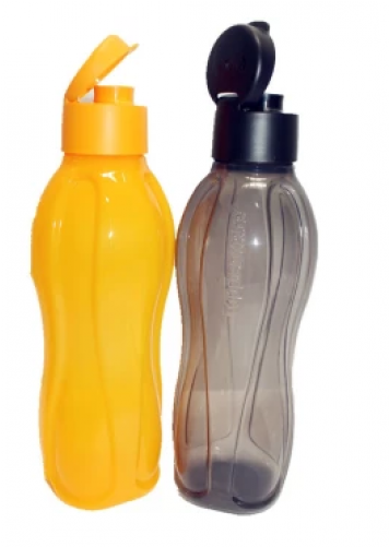 Download Yellow Tupperware Bottle On Hand - Full Size PNG Image - PNGkit
