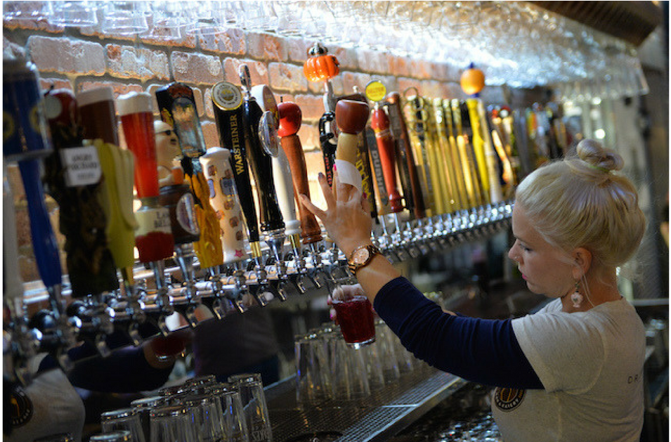 Download Beer Head Bar & Eatery - Liqueur - Full Size PNG Image - PNGkit